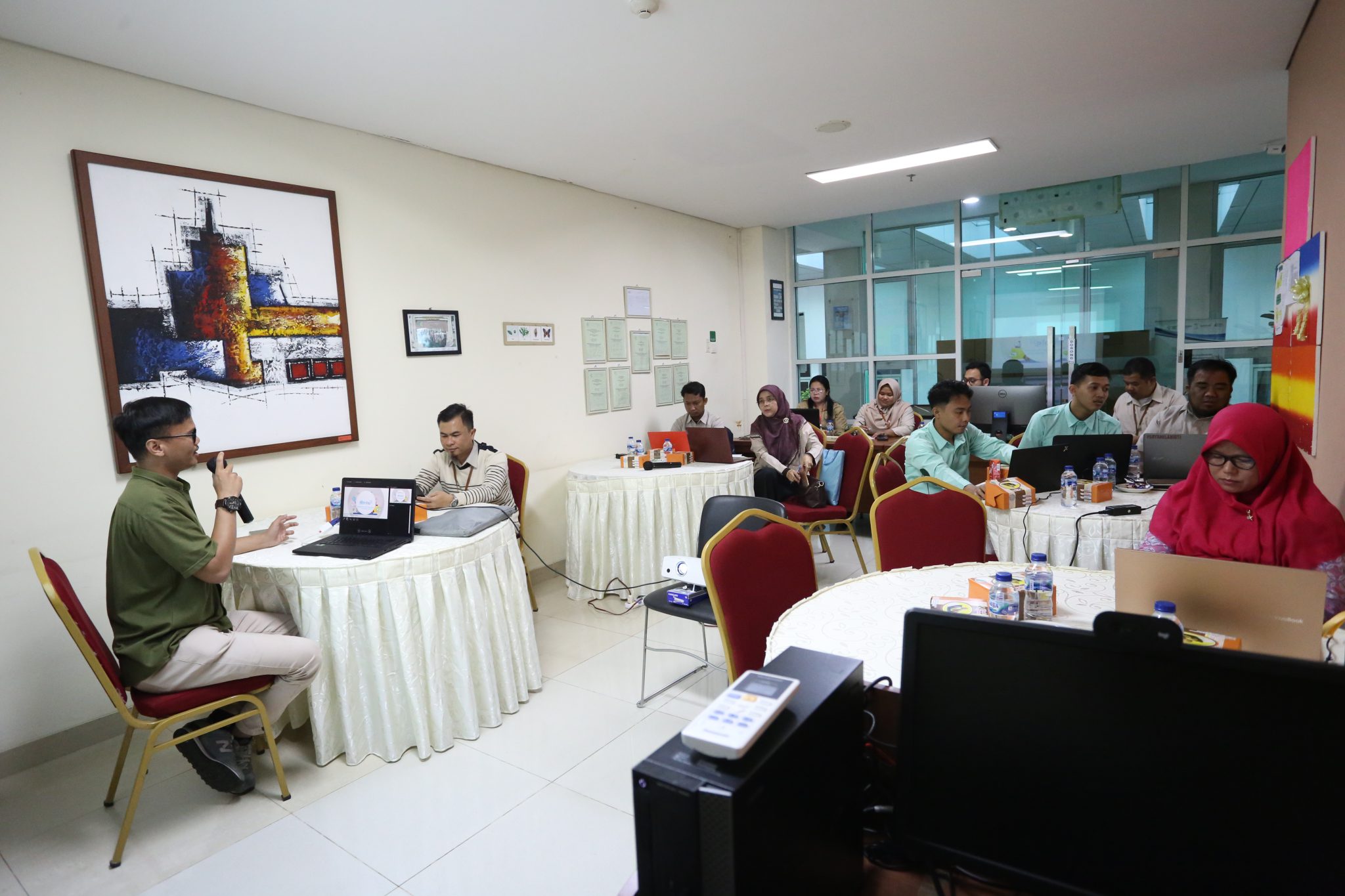 Bimbingan Teknis Aplikasi Inlislite di Perpustakaan Bapelkes Batam ...